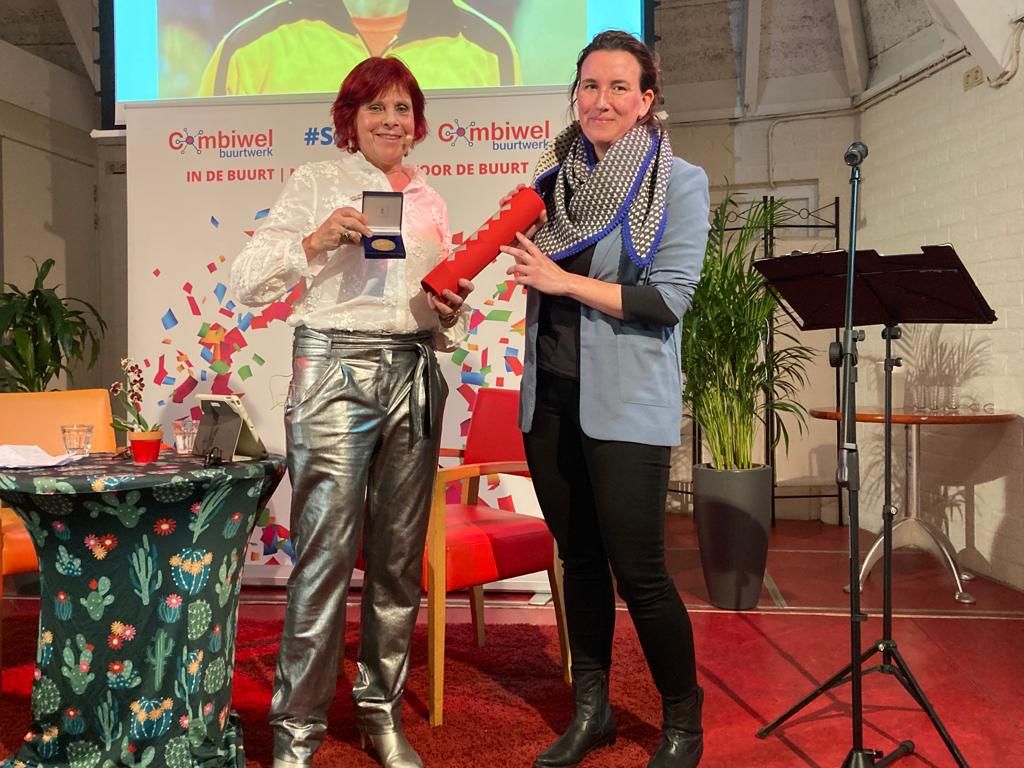 Joke Bos ontvangt Amsterdamse Andreaspenning – helpdesk OC